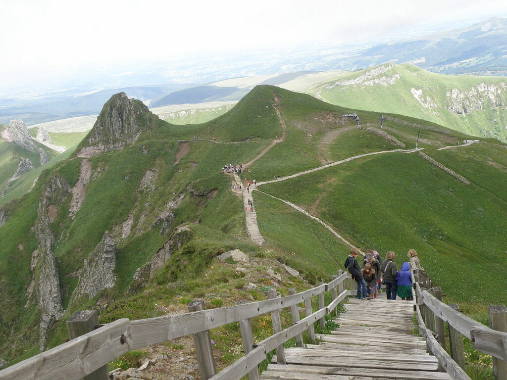 Le Massif du Sancy, un paradis pour les groupes d'amateurs de randonnée ...